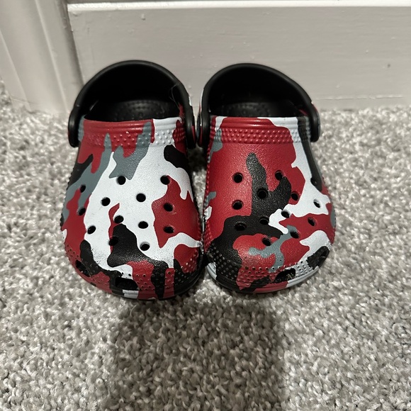 CROCS | Shoes | 6c Camo Crocs | Poshmark